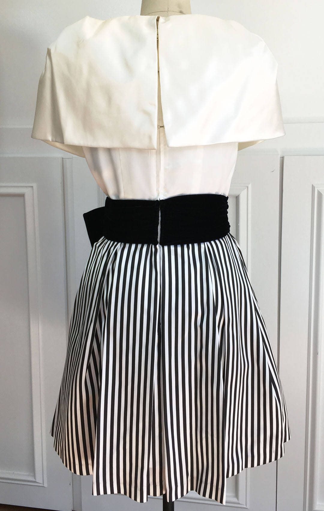 Miss Ellyn Black & White 1990s Cocktail Party Dress with Satin Off the ...
