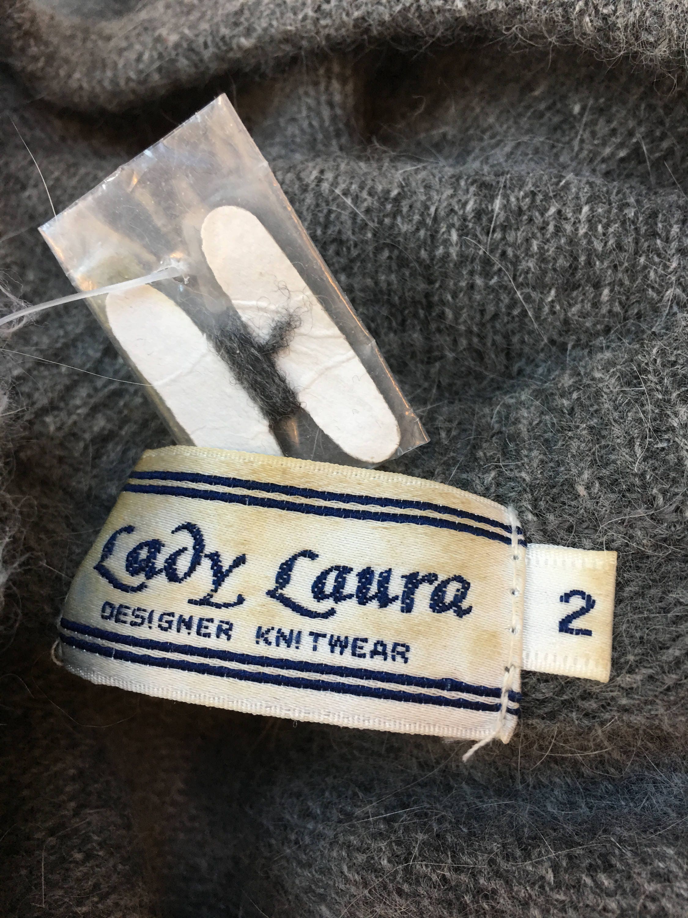 Lady Laura Adorable 1990s Gray Irish Wool Christmas Kitty Sweater Plus ...