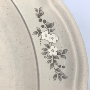 Vintage Pfaltzgraff Stoneware Gray & White Floral "heirloom" Dinnerware ...
