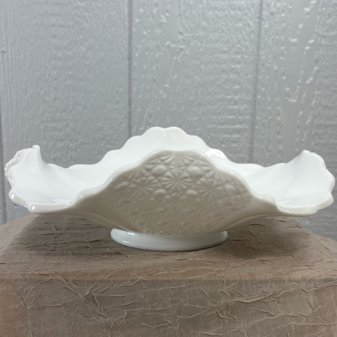 Vintage Unmarked Fenton White Milk Glass Daisy and Button Ruffle ...