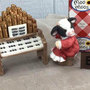 Mary's Moo Moo Collectible Figure | Christmas Eve Service Collection ...