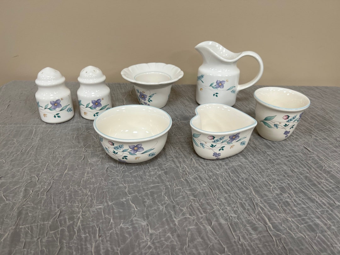 Vintage Pfaltzgraff Stoneware Floral on Rim W/aqua Trim "april ...