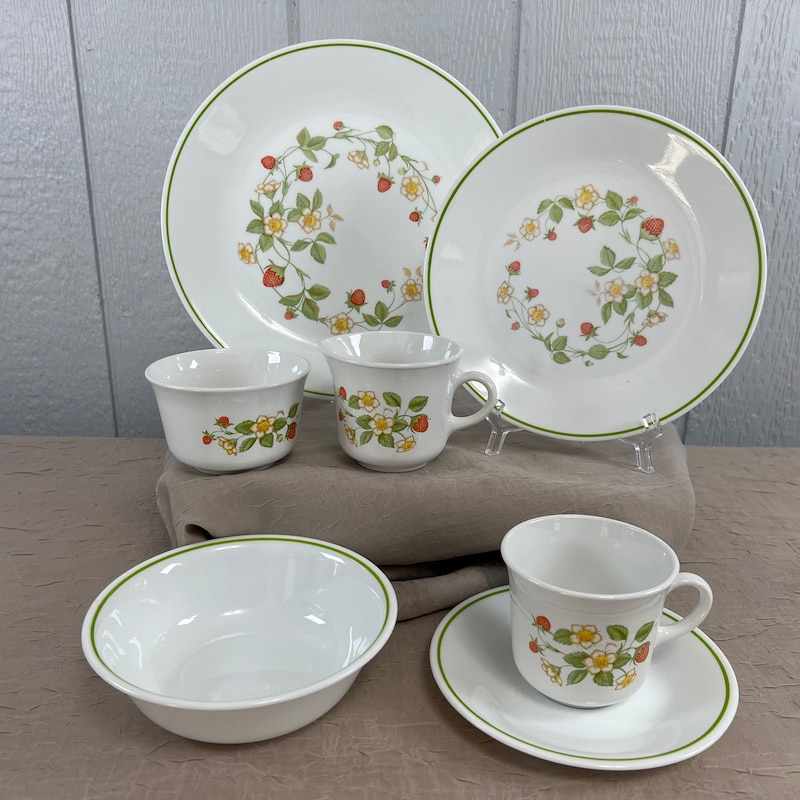 Pyrex Strawberry - Etsy