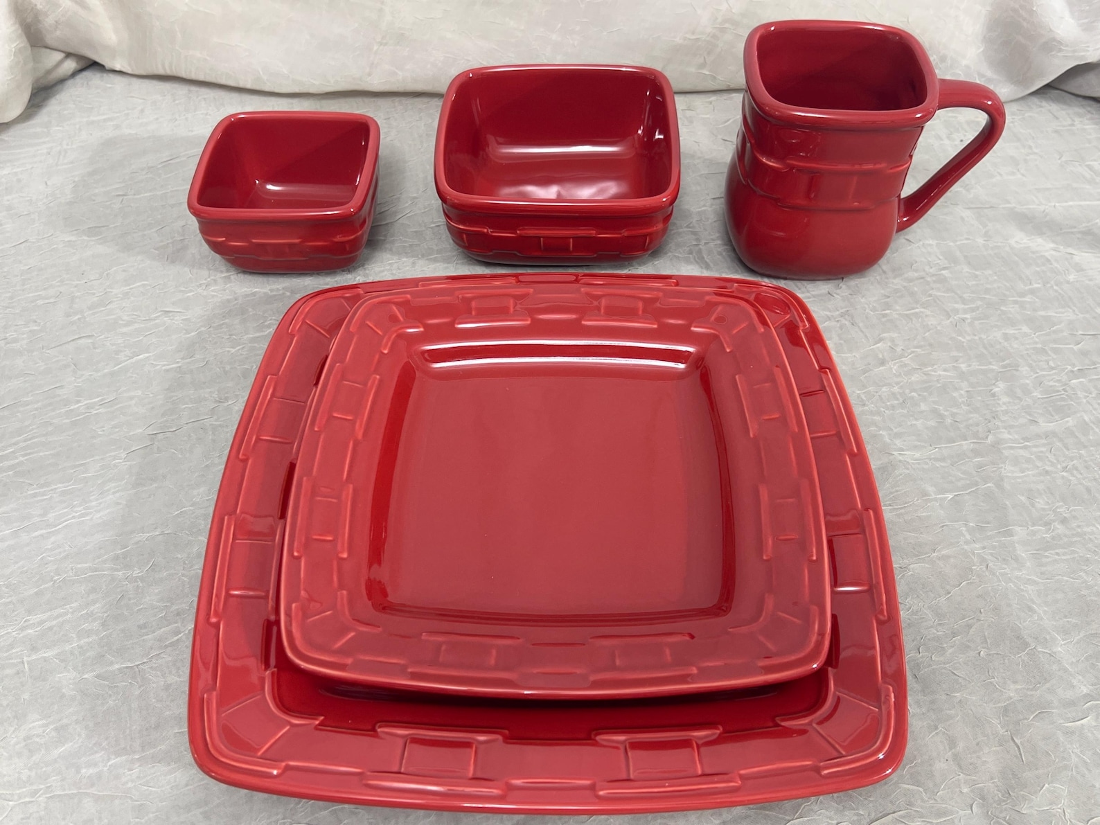 Longaberger Pottery Woven Traditions Square Tomato Red Dinnerware ...
