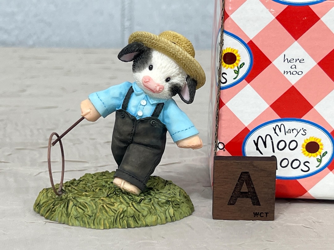 Mary's Moo Moo Collectible Figure Country Decor | Amish Collection ...