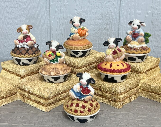 Mary's Moo Moo Collectible Figure Cow Pie Trinket Box | Variations ...