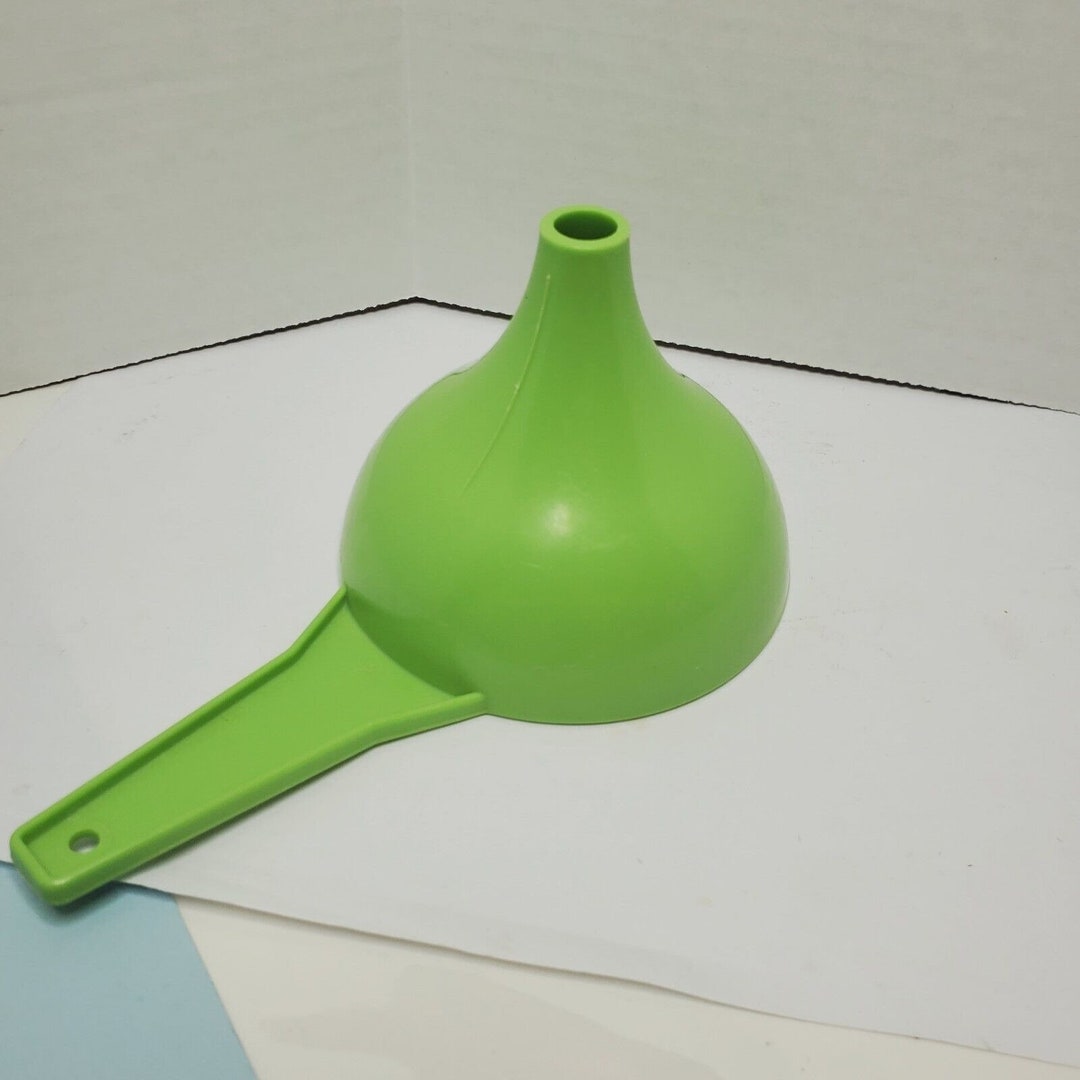 Vintage Tupperware Kitchen Funnel 3.75 Green 1227 Hershey Kiss Shape ...