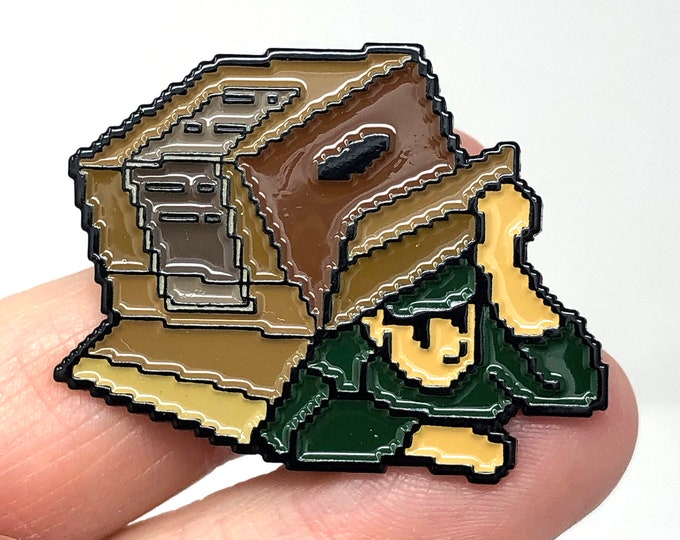 Metal Gear Solid Snake in a Cardboard Box Enamel Pin - Etsy
