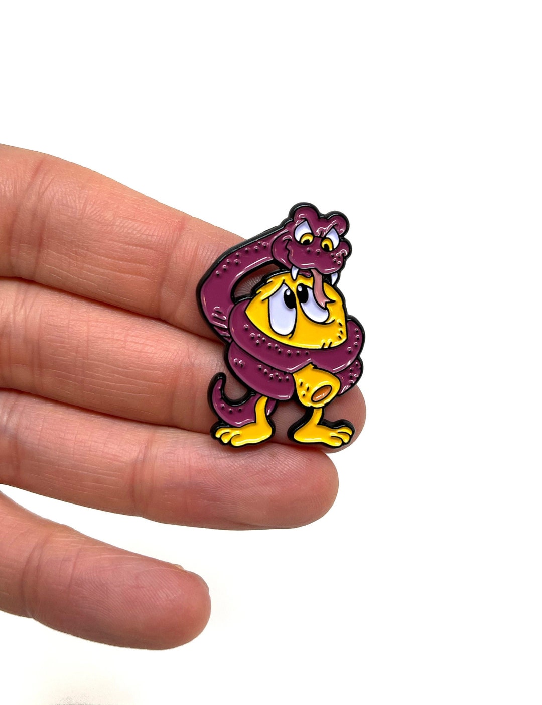 Q*bert and Coily Classic Arcade 1.5" Enamel Pin - Classic Arcade ...