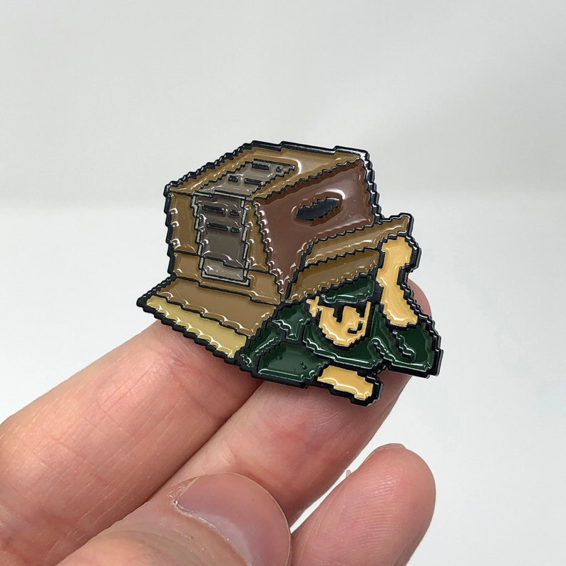 Metal Gear Solid Snake in a Cardboard Box Enamel Pin - Etsy