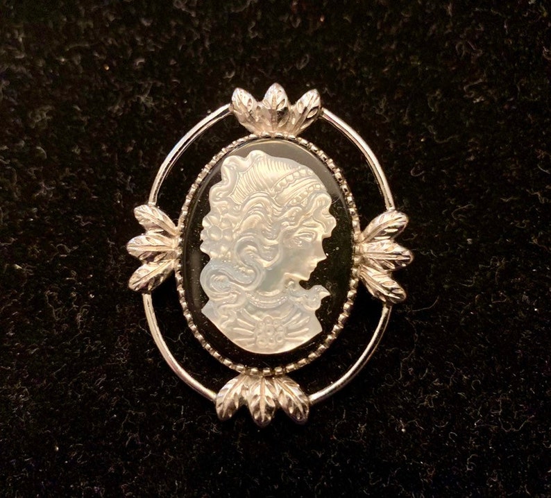 Vintage Oval 925 Silver Cameo With Black Background and Leaves Made in ...