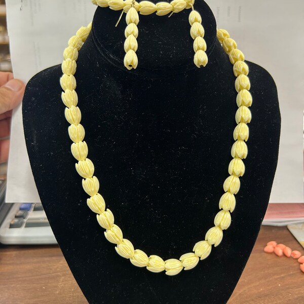 Carved Pikake Beads - Etsy