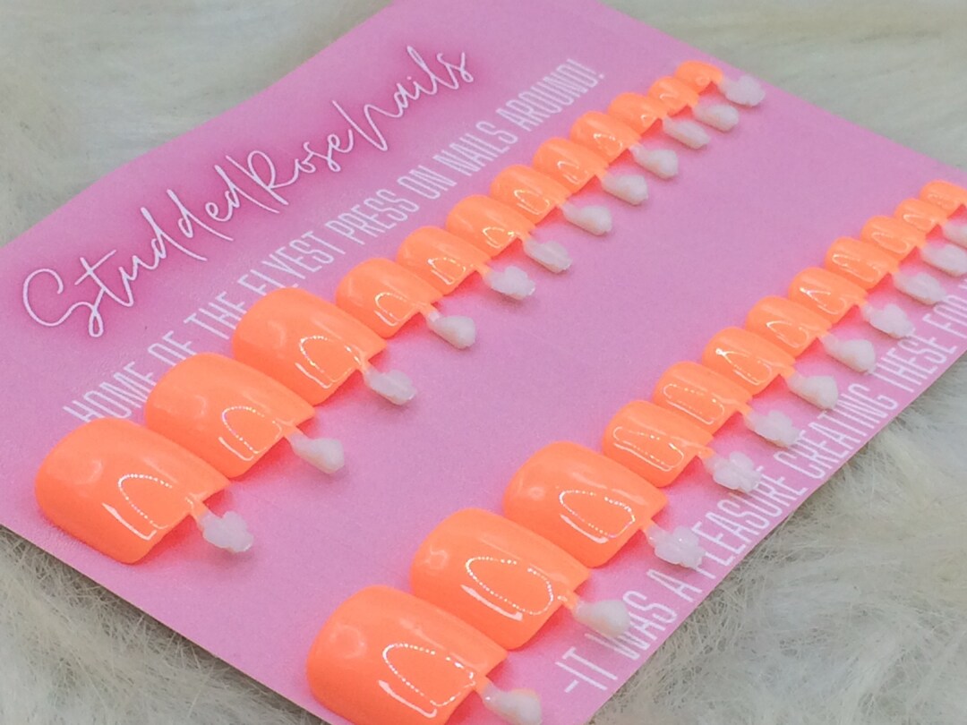 Peaches N Cream | Toes-on-the-go | Press on Toenails | Studdedrosenails ...