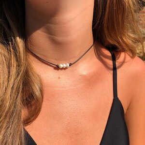 SMALL PEARL CHOKER/ Pearl Leather Choker/ Pearl Choker/ 3 Small Pearl ...