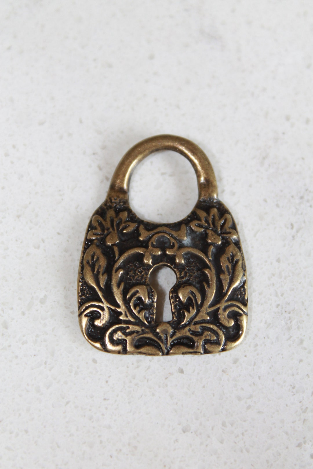 Centerpiece Filigree Lock Lock Key Pearl Pendant Gold Swirls Jewelry ...