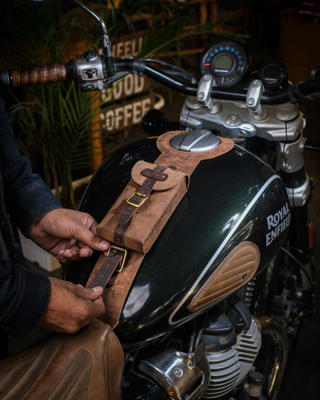 Royal Enfield Super Meteor/shotgun 650 Genuine Leather Vertical Mount ...