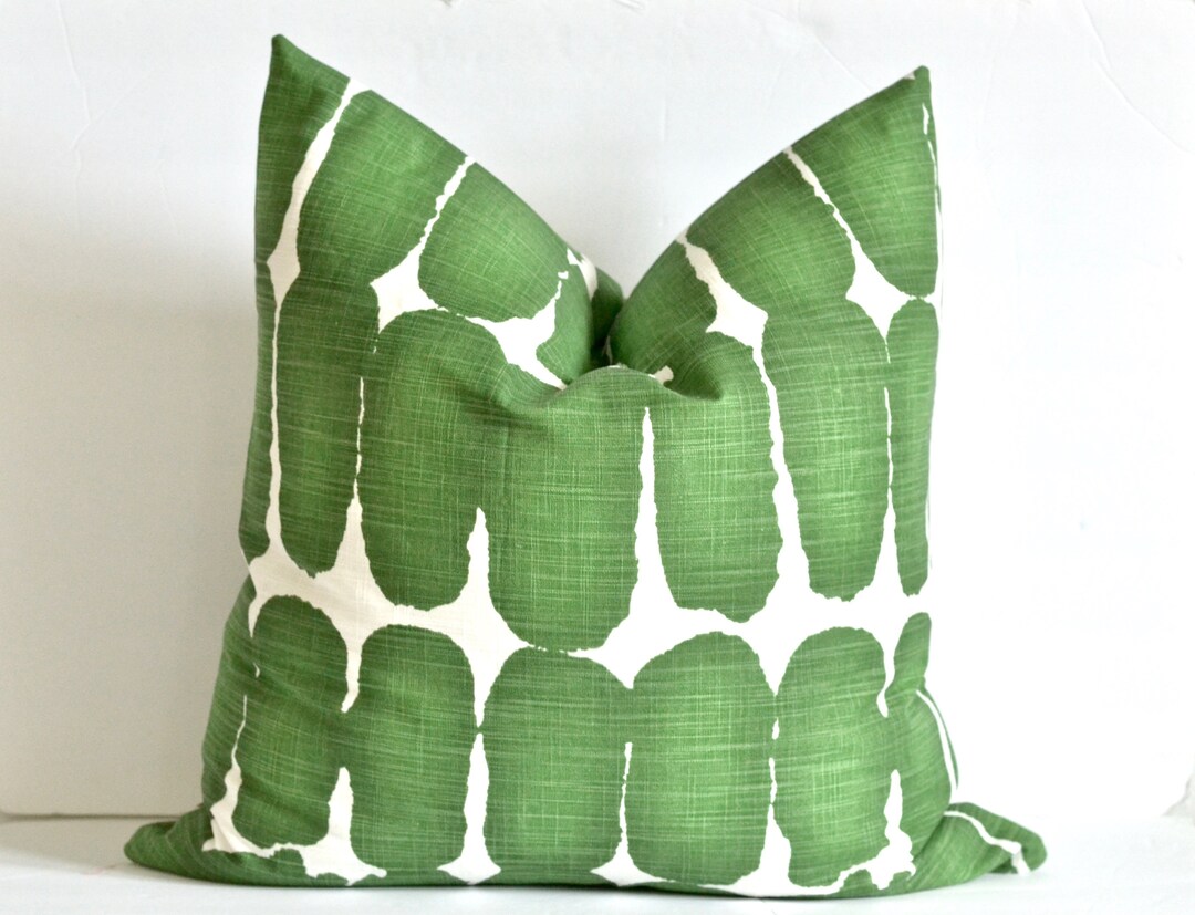 Kelly Green Pillow the Emerit Pillow Cover Modern Contemporary Deep ...