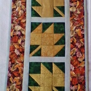 Maple Leaf Table Runner - Etsy