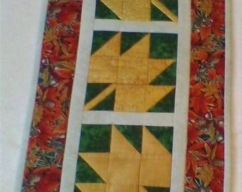 Maple Leaf Table Runner | Etsy