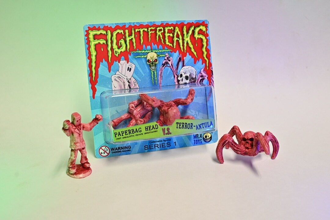 FIGHTFREAKS™: Paper Bag Head Vs TERROR-ANTULA 2 Pack - Etsy