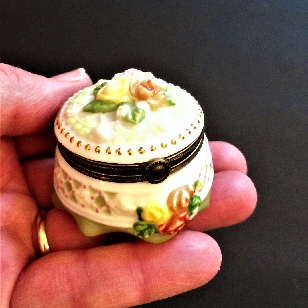 Floral Ring Holder, Porcelain Trinket Box, Jewelry Box - Etsy