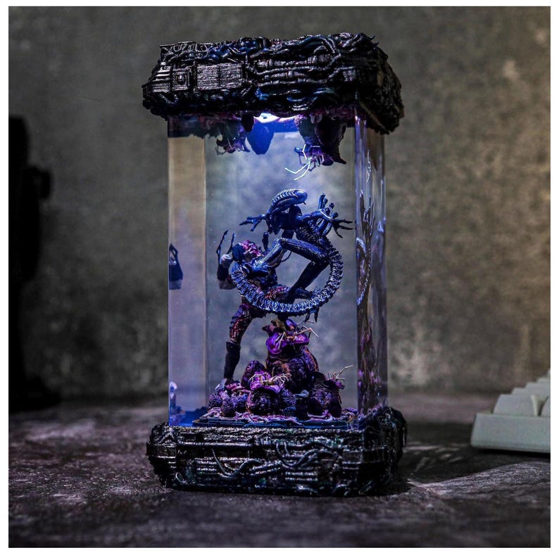 Xeno.morph and Pr.ed.ator Resin Lamp, Ali.en Epoxy Lamp, Alien Predator ...