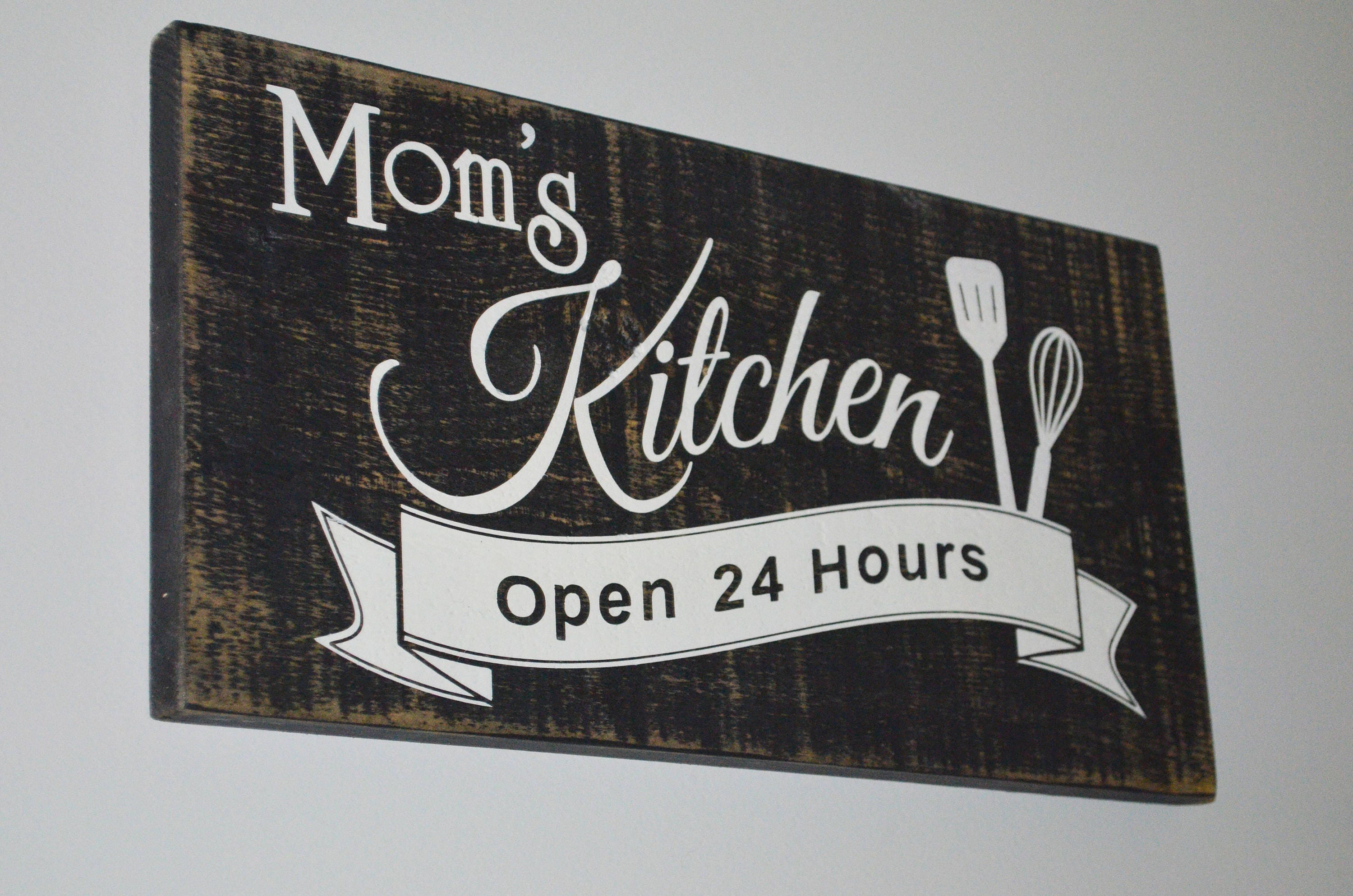 Mom's Kitchen Rustic Painted Wood Sign Kitchen Sign - Etsy Canada