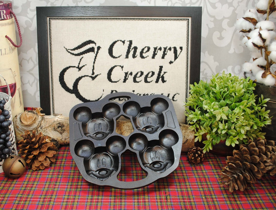 ADORABLE Vintage Disney Mickey Mouse Muffin Pan, Collectible Cast Iron ...