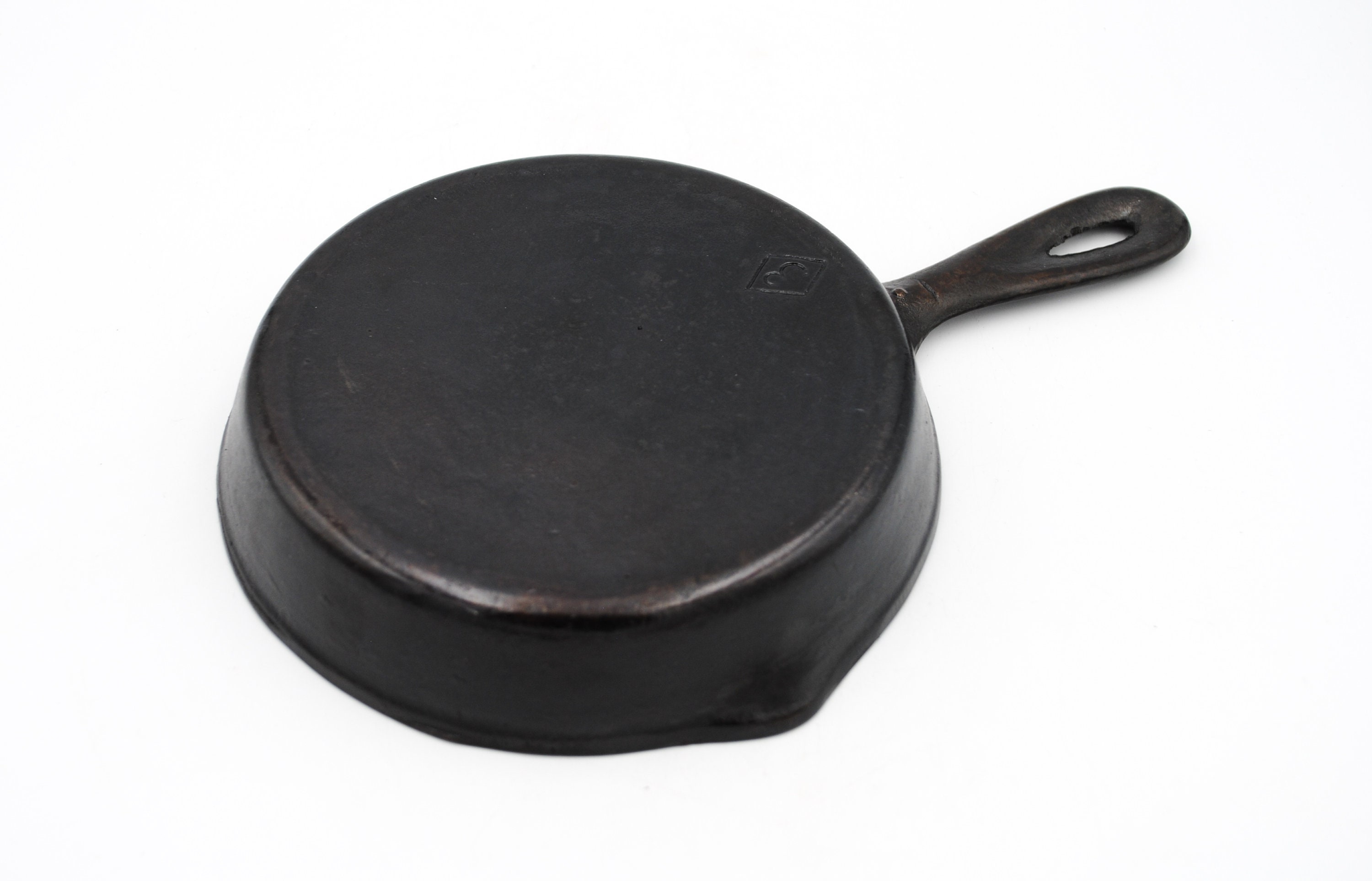 NICE Chicago Hardware Foundry Diamond 3 Cast Iron Skillet - Etsy