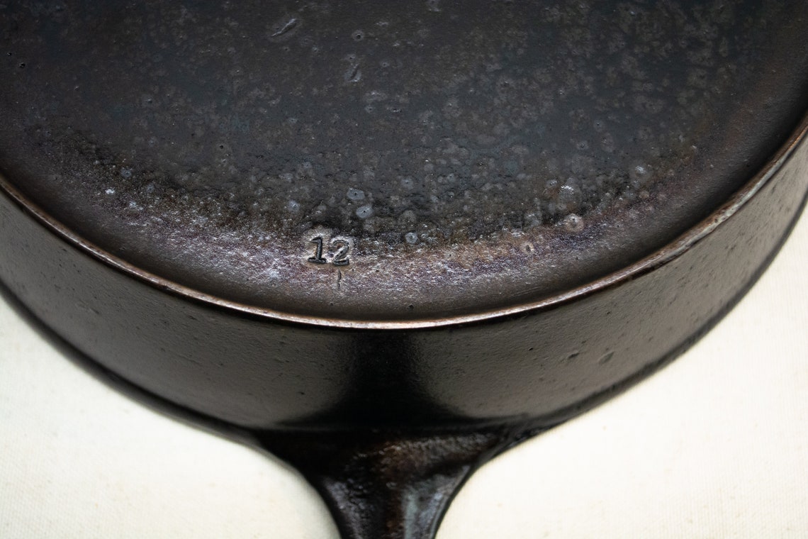 Unmarked No. 8 Cast Iron Skillet With Outside Heat Ring, Made in USA - Etsy