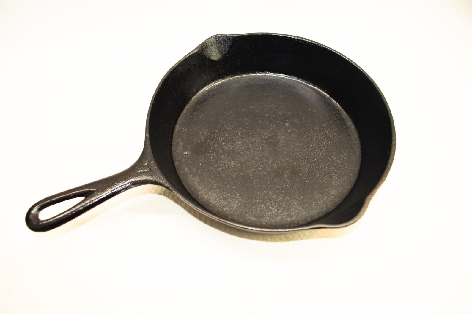 Fully Restored Unmarked No. 7 Cast Iron Skillet - Etsy