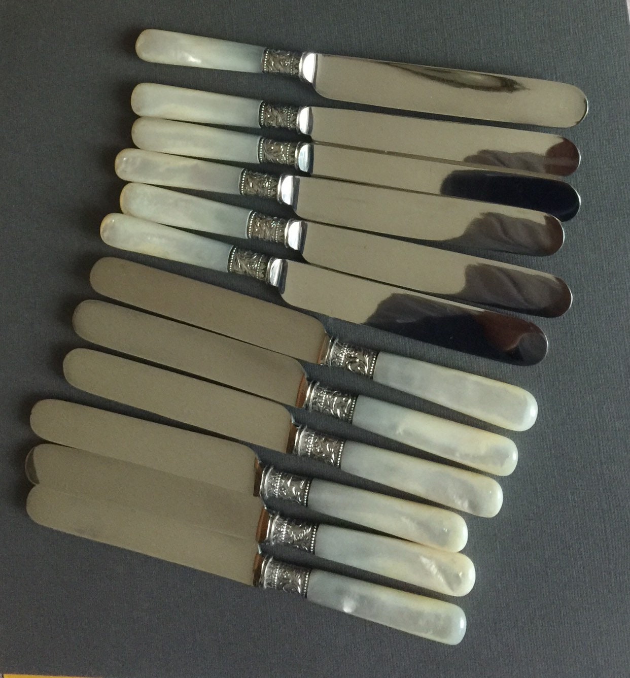 PEARL HANDLE Set 12 Matching Tea Knives With Silver Plated Blunt Blades ...