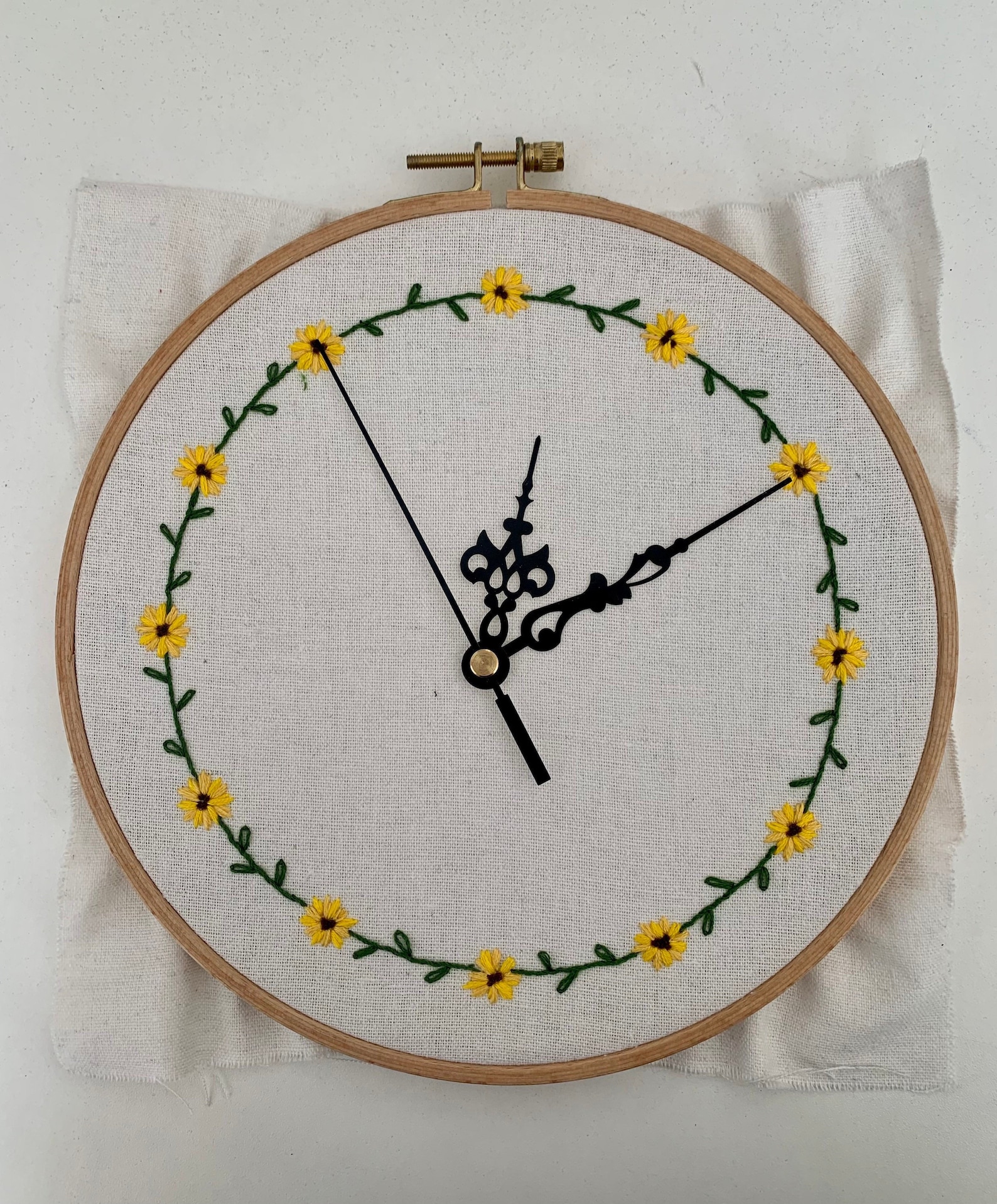 Beautiful Flower Clock Embroidery - Clock Handmade Room Decoration ...