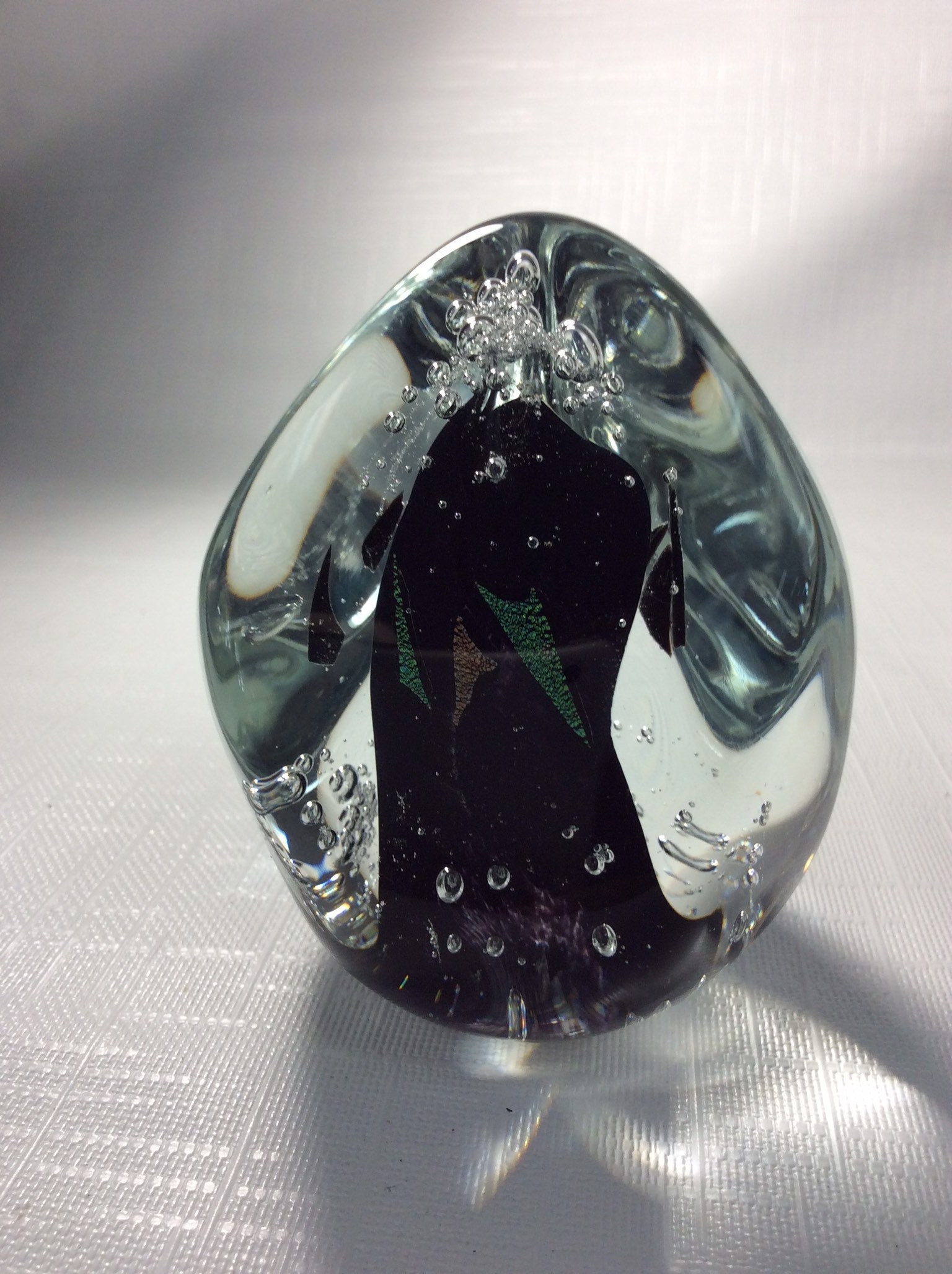 signed Marilyn Kimble hand made glass paperweight deep purple center ...