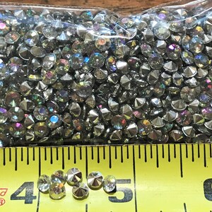 Iridescent Tiny Diamond Table Scatter, Vase Filler for Wedding & Events ...
