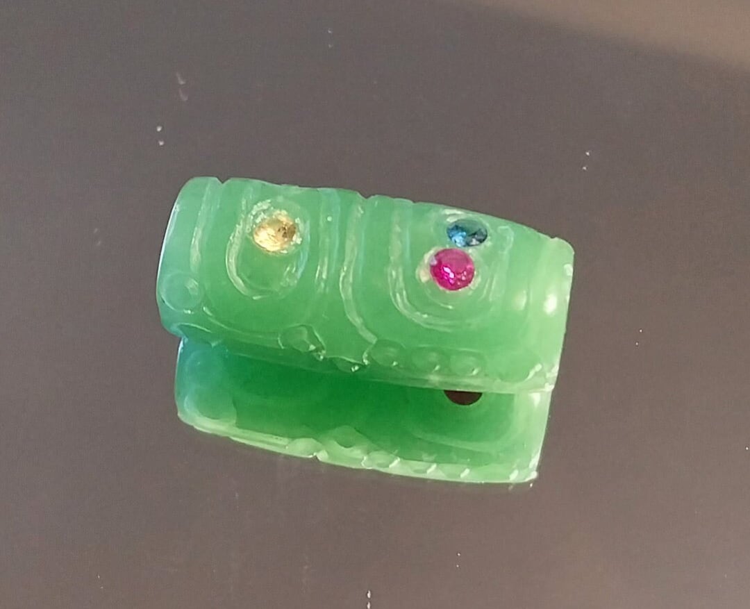 Hand Carved Lime Green Quartz Mallorca Bead. Inlaid With 5 Sapphires ...