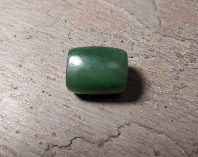 Hand Carved Canadian Polar Nephrite Jade Bead. - Etsy