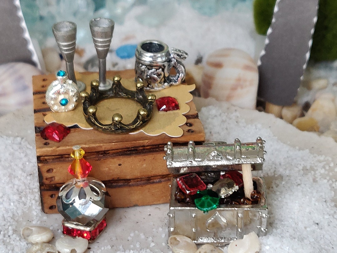 NEW! Pirate Treasures Abound, 2 Pirate Goblets, A Crown, Perfume Bottle ...