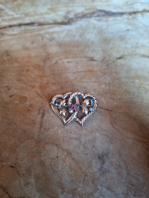 XIX brooch in the shape of two intertwined hearts in … - Gem