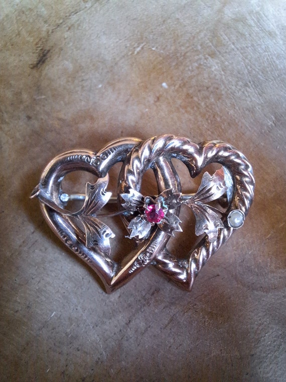 XIX brooch in the shape of two intertwined hearts in … - Gem