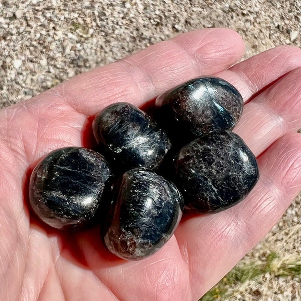 Arfvedsonite - Etsy