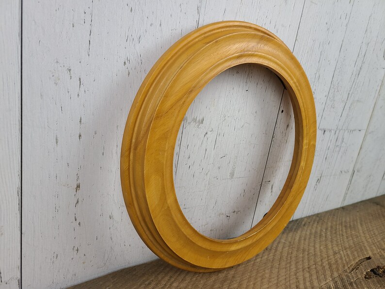 Vintage Round Wood Empty Picture Frame for 8.5 Diameter - Etsy Canada