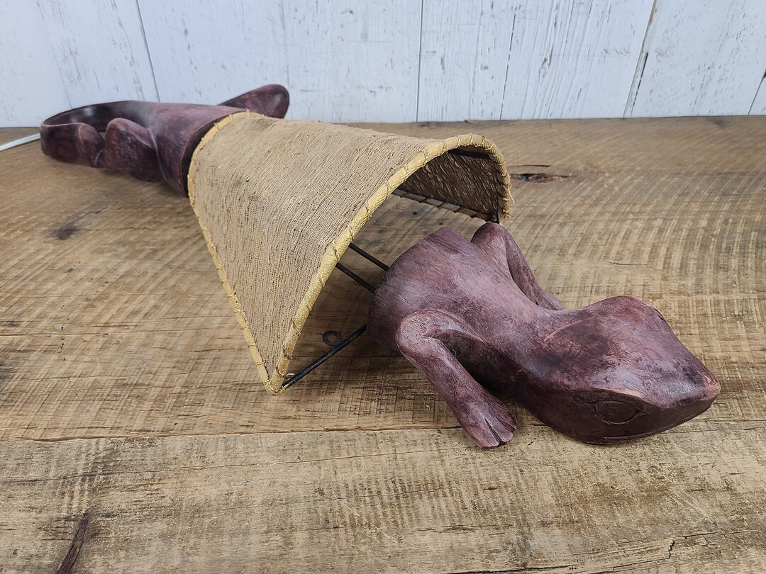 Vintage Lizard Shaped Wall Hanging Lamp Wood & Wicker Animal Nightlight ...