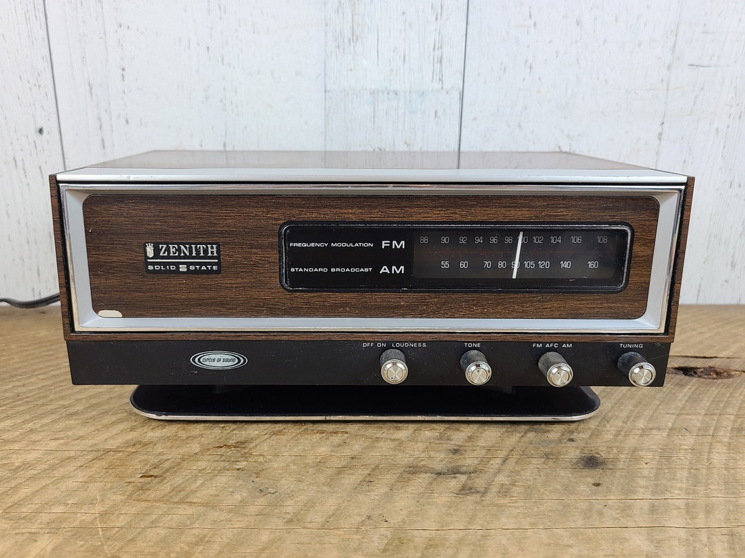 Vintage ZENITH Solid State Radio Model K421W AM/FM Tuner Modern Mid ...