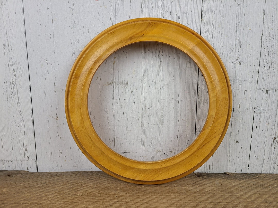 Vintage Round Wood Empty Picture Frame for 8.5 Diameter Image Wall ...