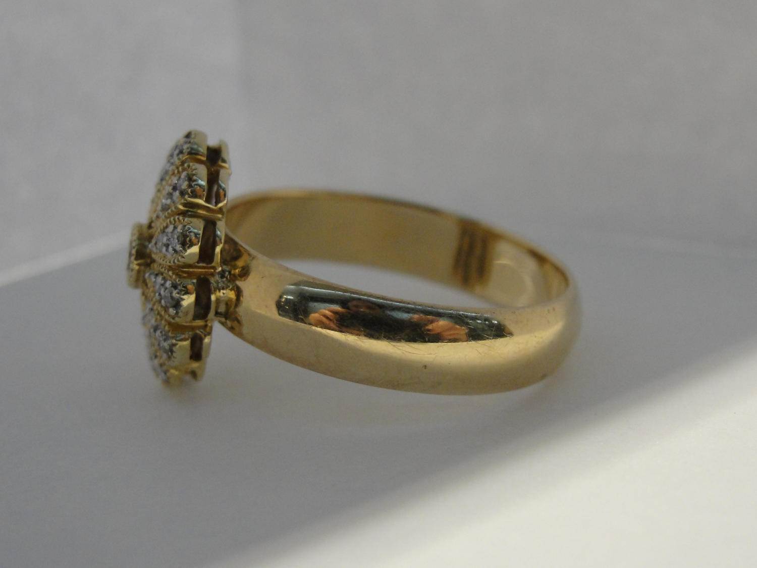 14k Yellow Gold Diamond Flower Ring - Etsy