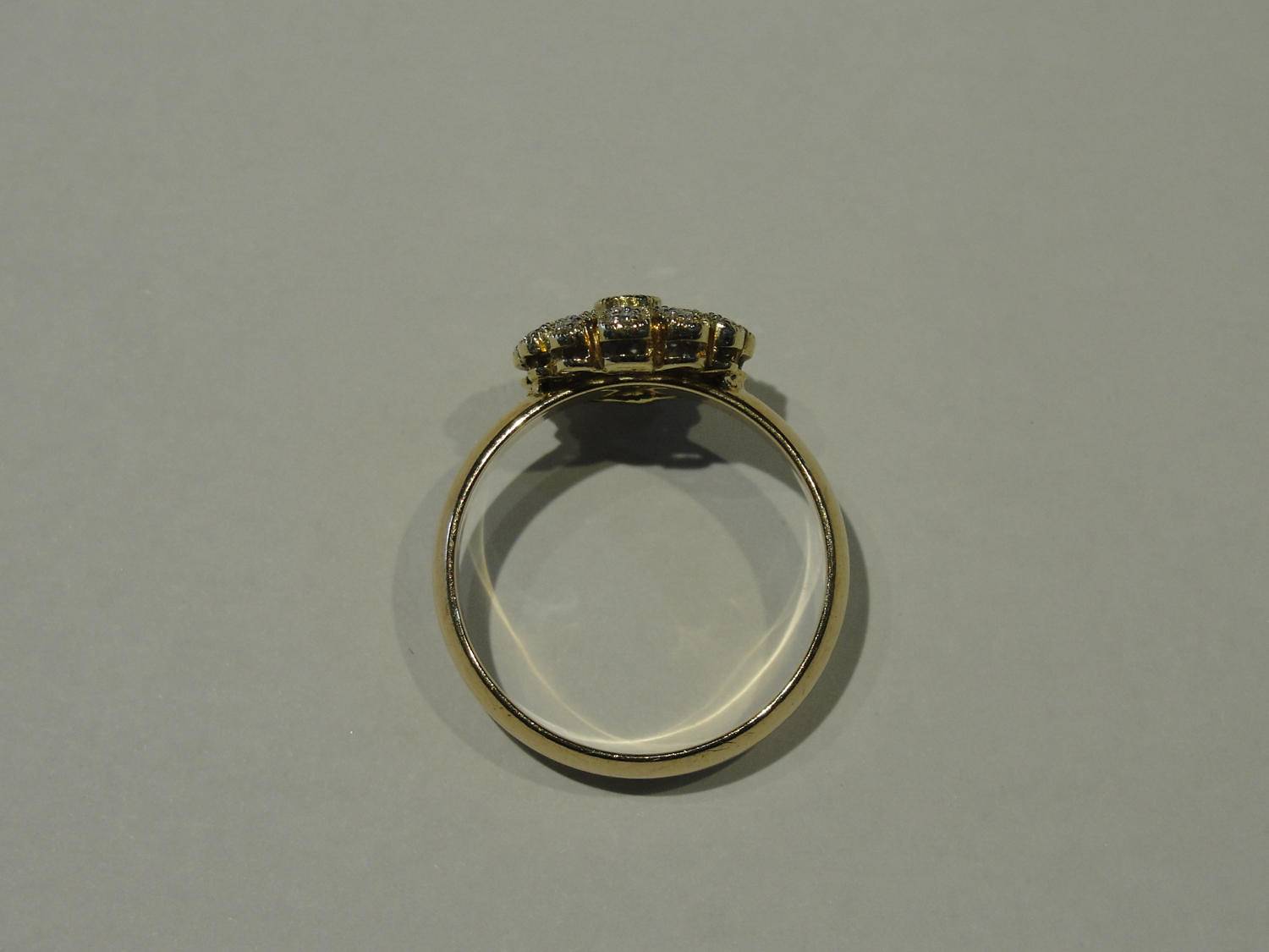 14k Yellow Gold Diamond Flower Ring - Etsy