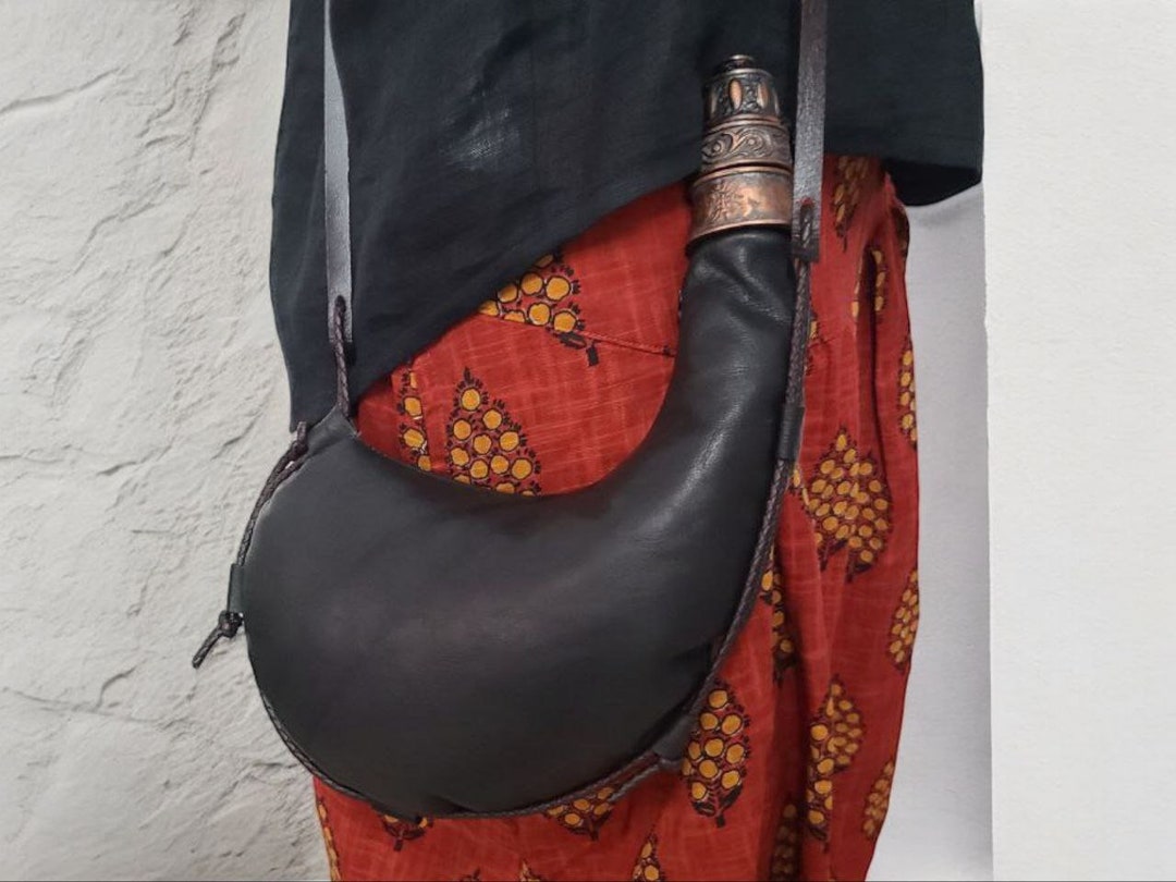 Iggdrasil Black Leather Bottle, Wine Skin. Leather Flask Wineskin ...