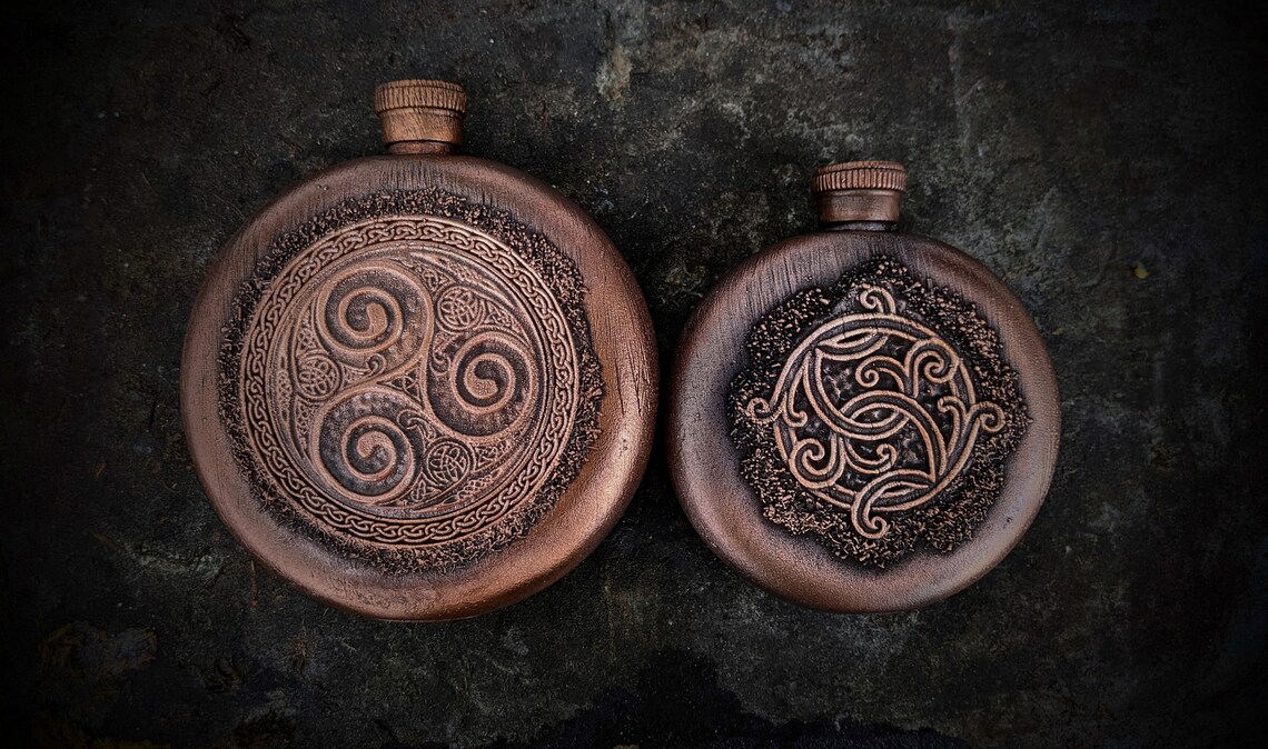 Triquetra Celtic Triskelion Custom Leather Hip Flask Beginner - Etsy