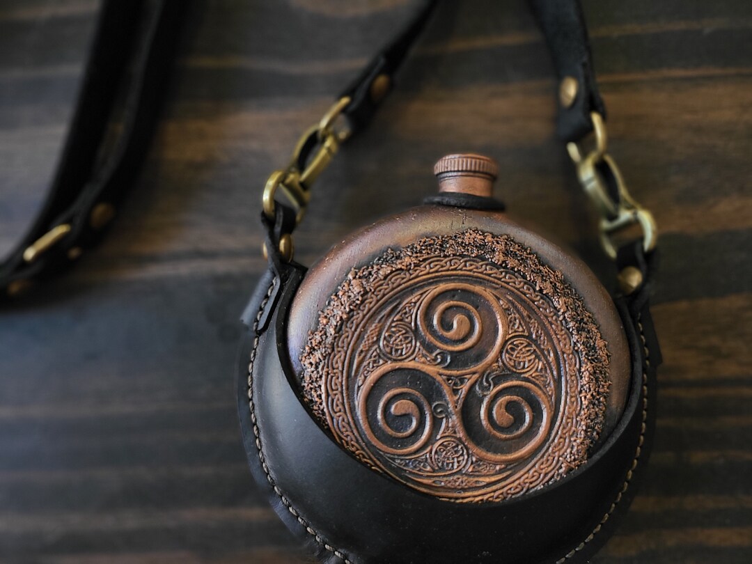 Triquetra Celtic Triskelion Custom Leather Hip Flask Beginner - Etsy